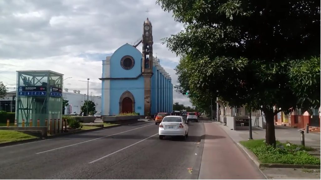 Una grieta en el barrio tapatío del Refugio - Ciudad Olinka