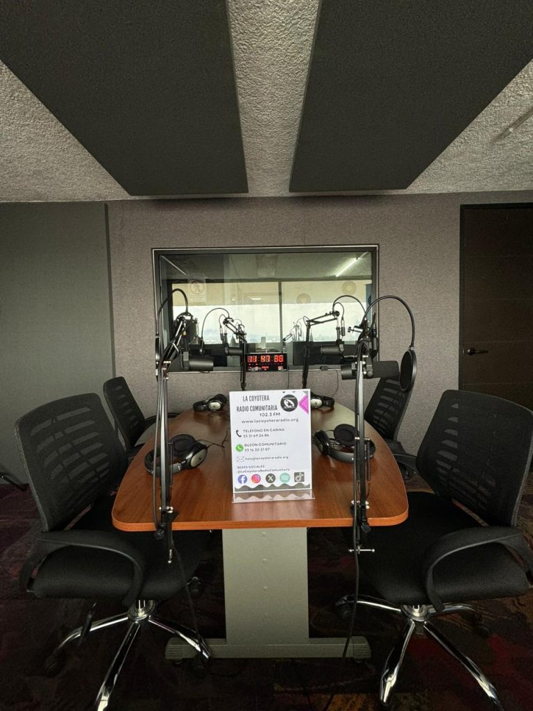 La Coyotera Radio, comunidad que suena en el 102.3 FM de Guadalajara ...